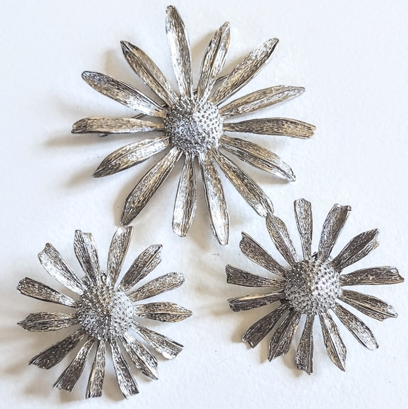 Vintage | Jewelry | Vintage Elizabeth Morrey Silver Daisy Flower Brooch ...